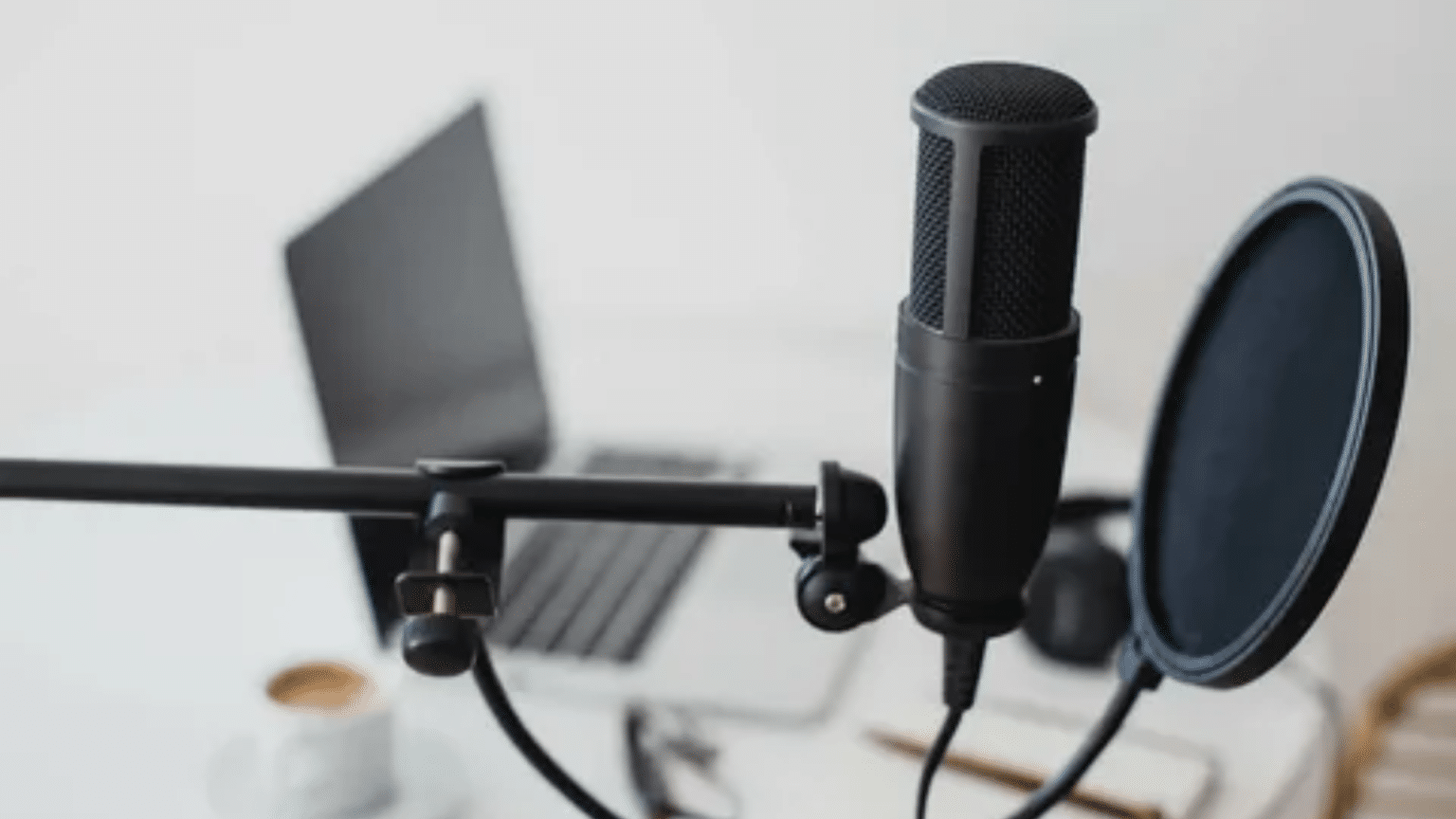 20 Basic Parts of a Laptop & Functions Explained! - Hey Zeo