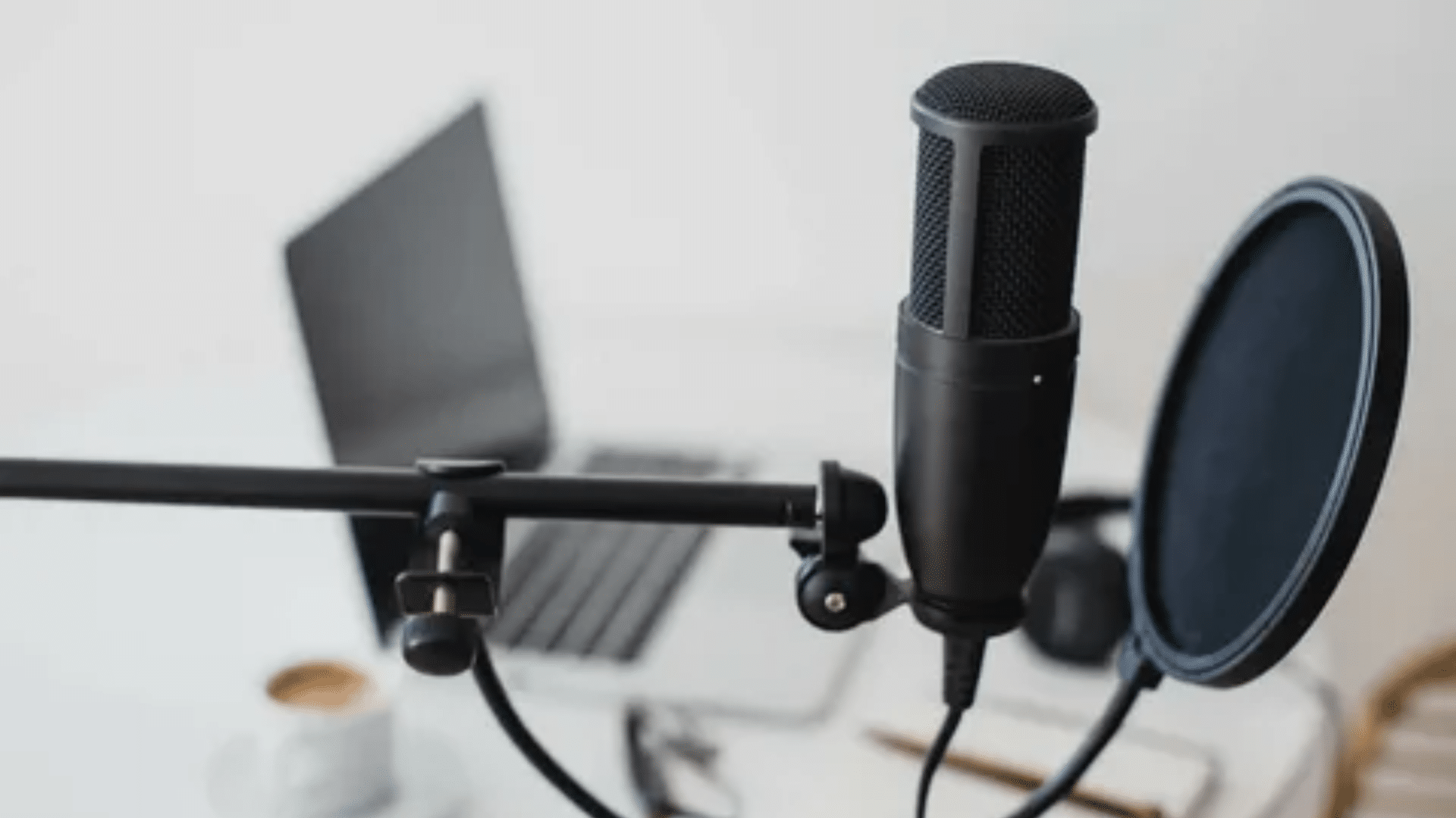 20 Basic Parts of a Laptop & Functions Explained! - Hey Zeo