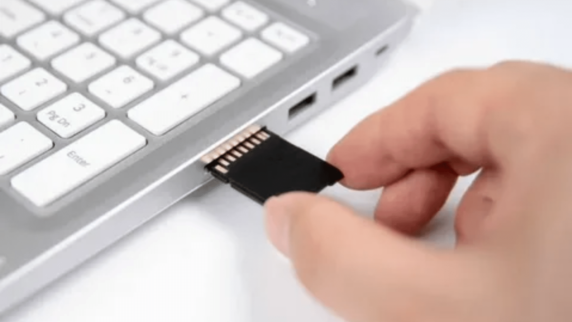 20 Basic Parts of a Laptop & Functions Explained! - Hey Zeo